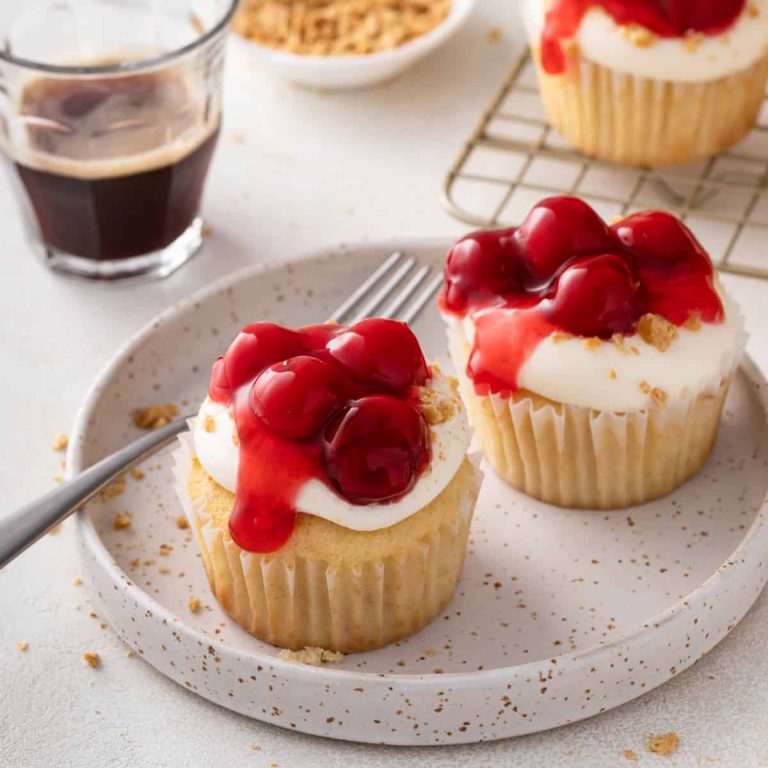 Individual Cherry almond cheesecakes - All Recipes Club